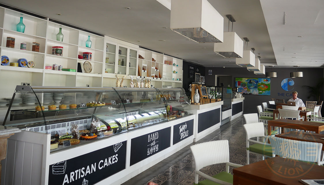 The Café - Radisson Blu, Azuri Mauritius - Feed the Lion