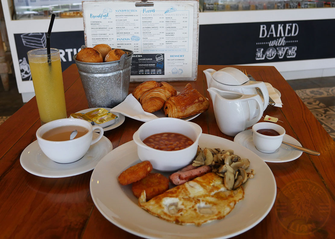 breakfast The Cafe - Mauritius Halal restaurant burger - Feed the Lion